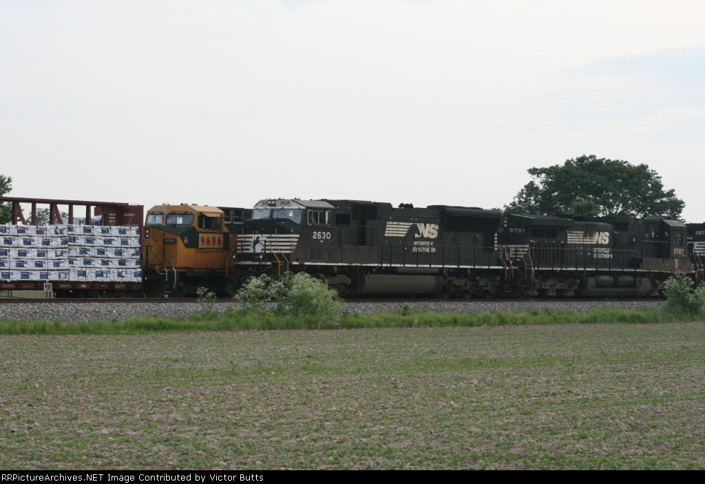 NS 2630 and UP 9696 Ex CNW 8632